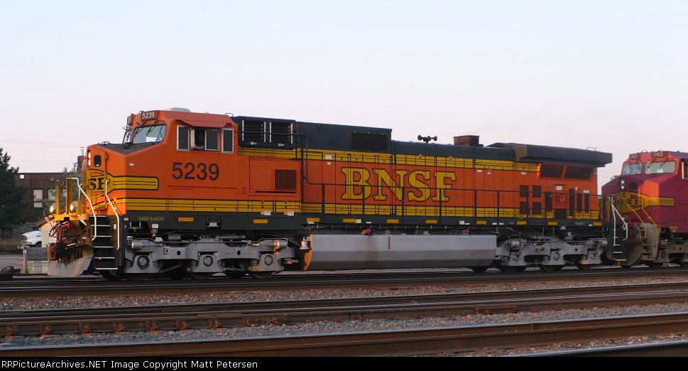 BNSF 5239